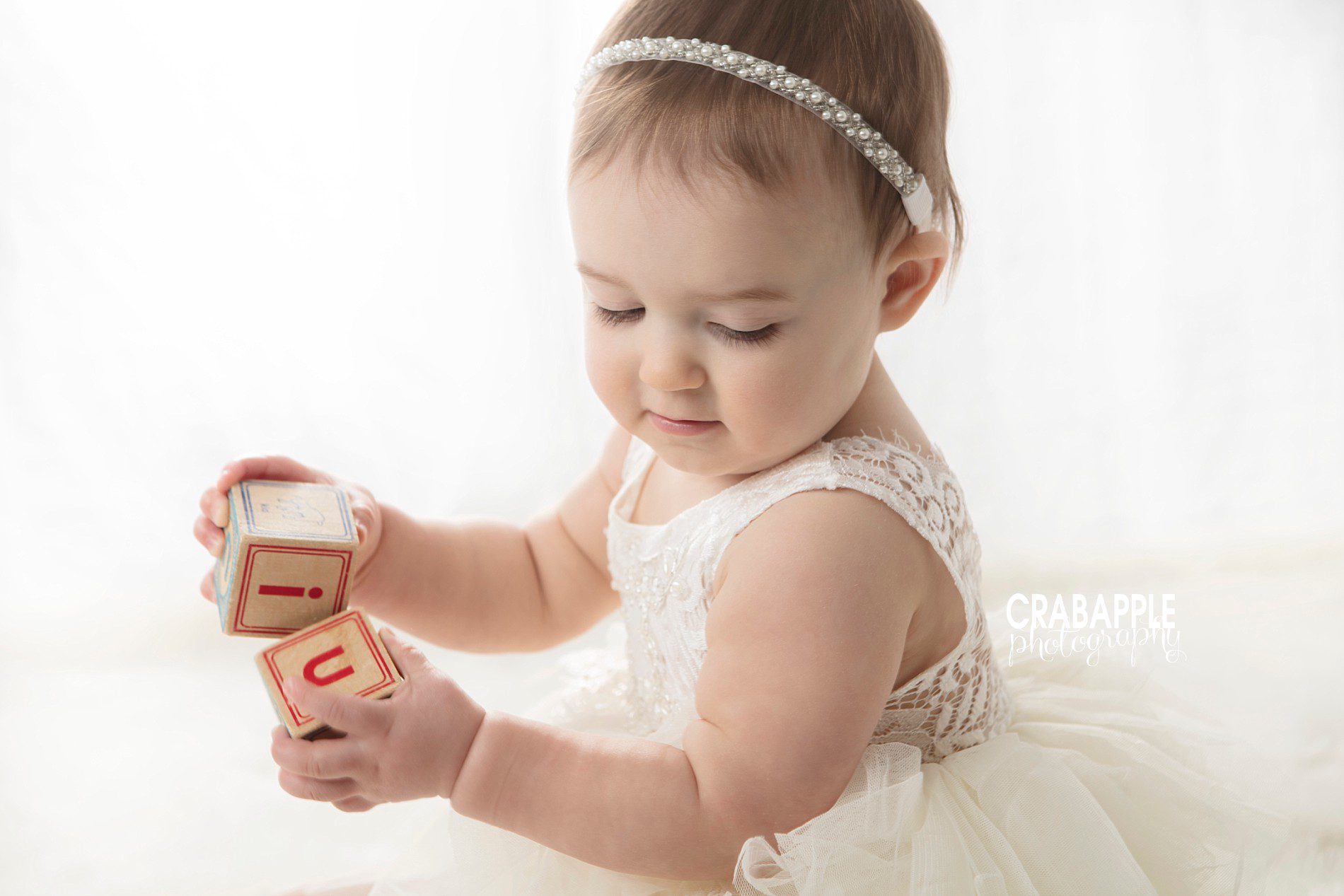 North Reading Cake Smash Photos :: Miss D · Crabapple Photography