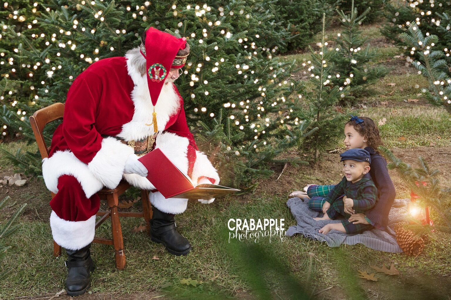Outdoor Santa Claus Photos · Crabapple Photography