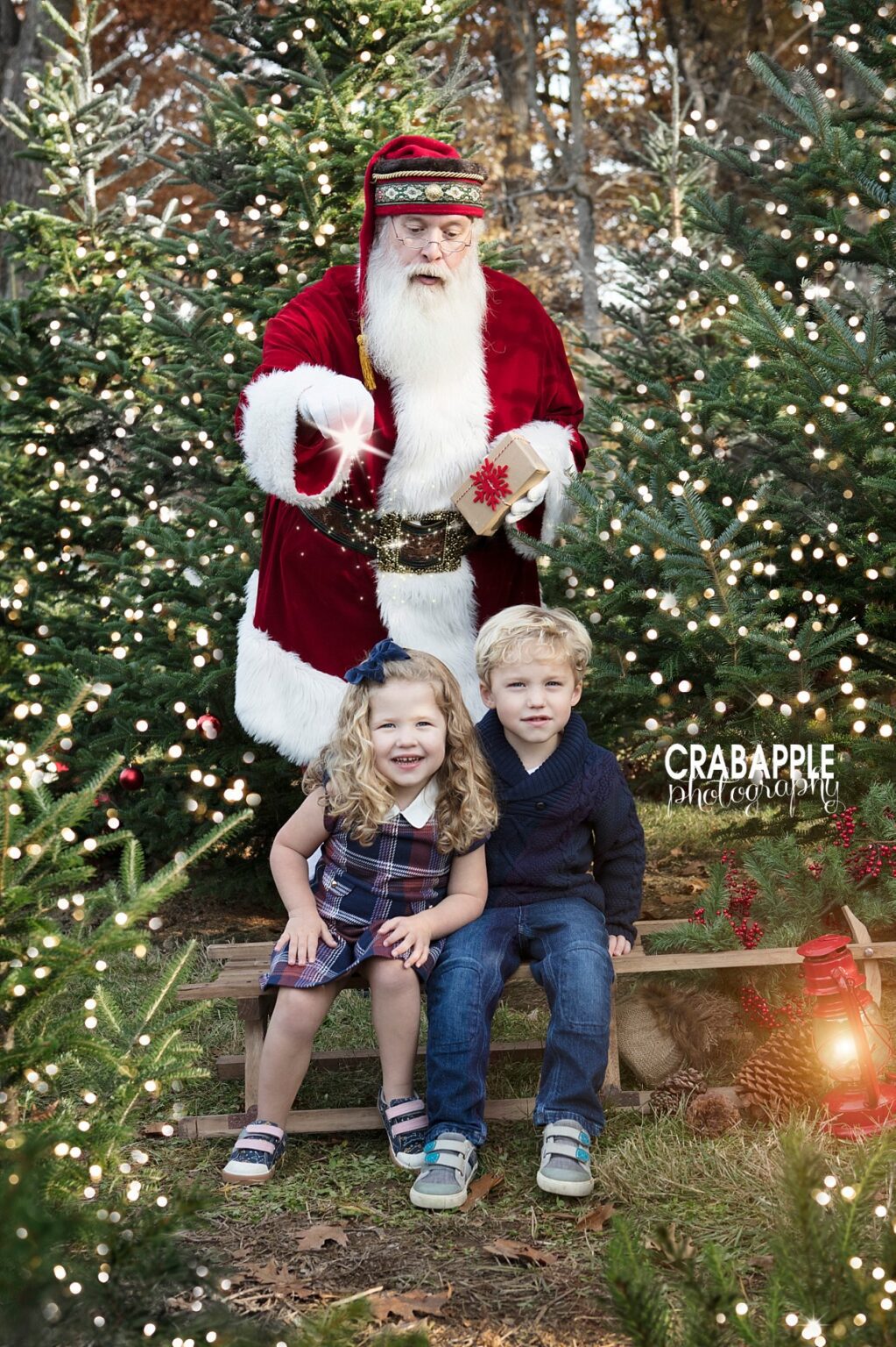 Outdoor Santa Claus Photos · Crabapple Photography