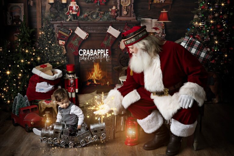 Pictures With Santa Claus :: North of Boston · Crabapple Photography