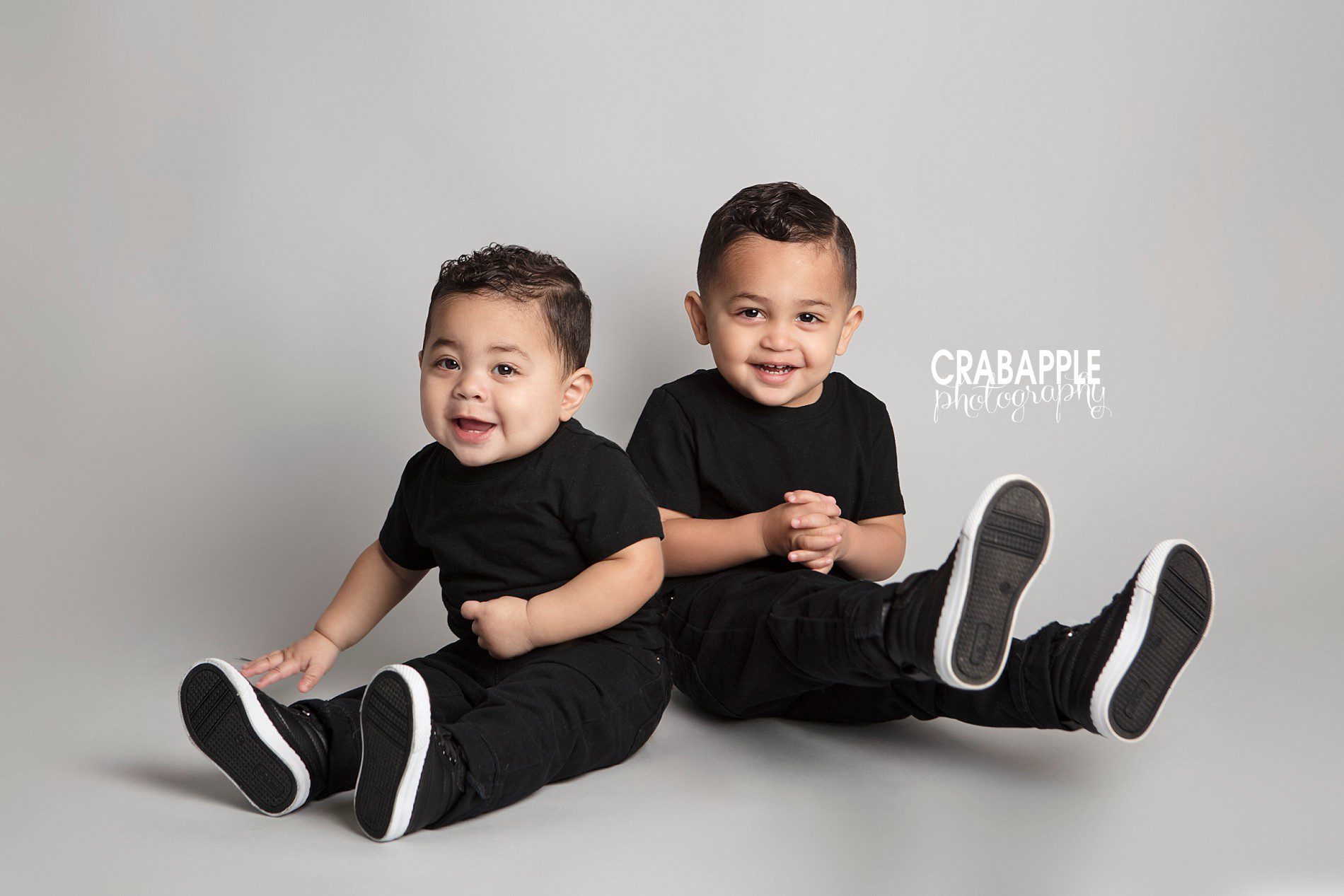 Black and Gray Cake Smash :: Mr. D · Crabapple Photography