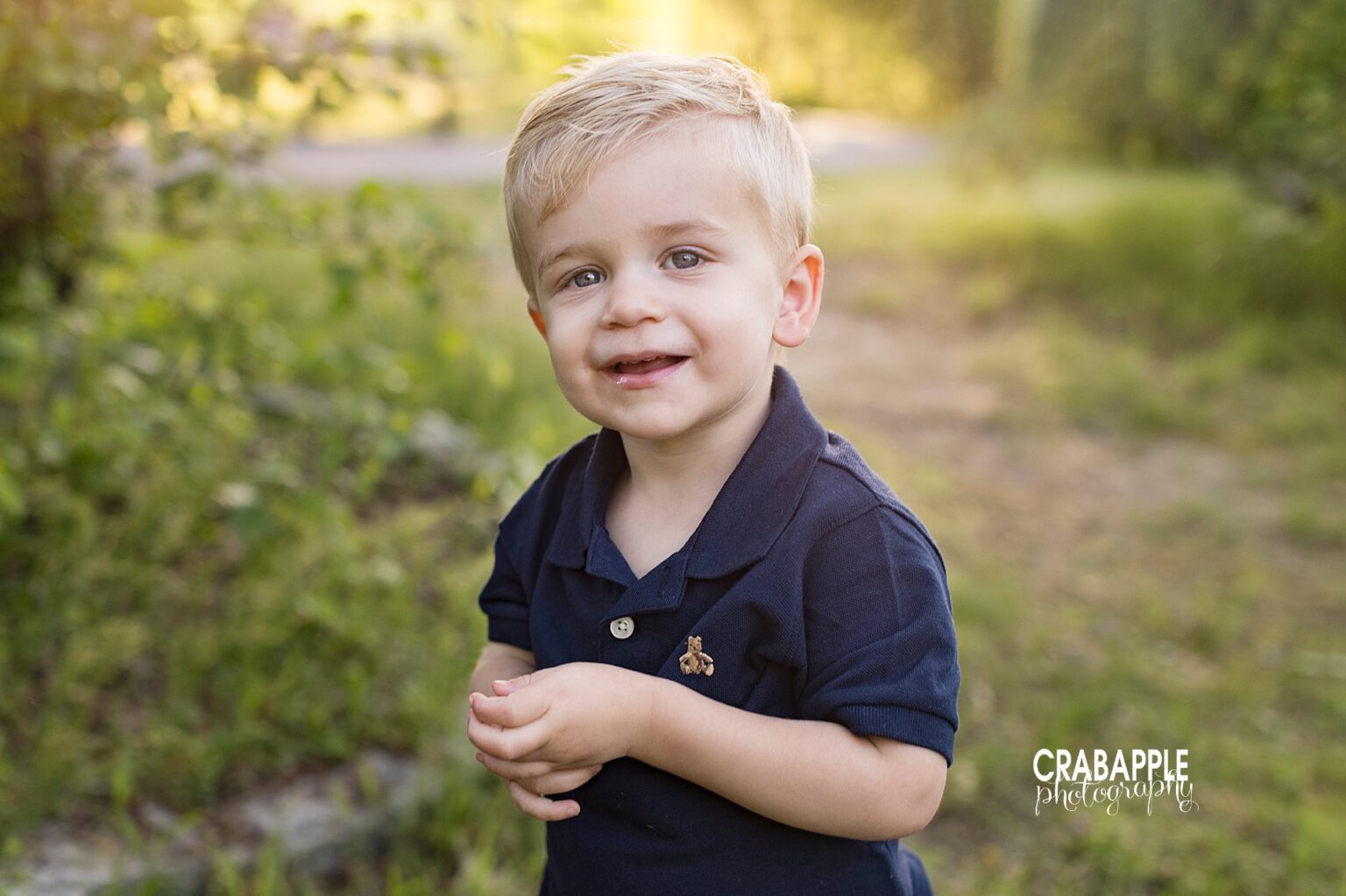 Outdoor Sunny Spring Family Pictures · Crabapple Photography