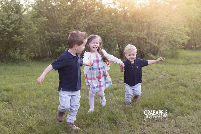 Outdoor Sunny Spring Family Pictures · Crabapple Photography