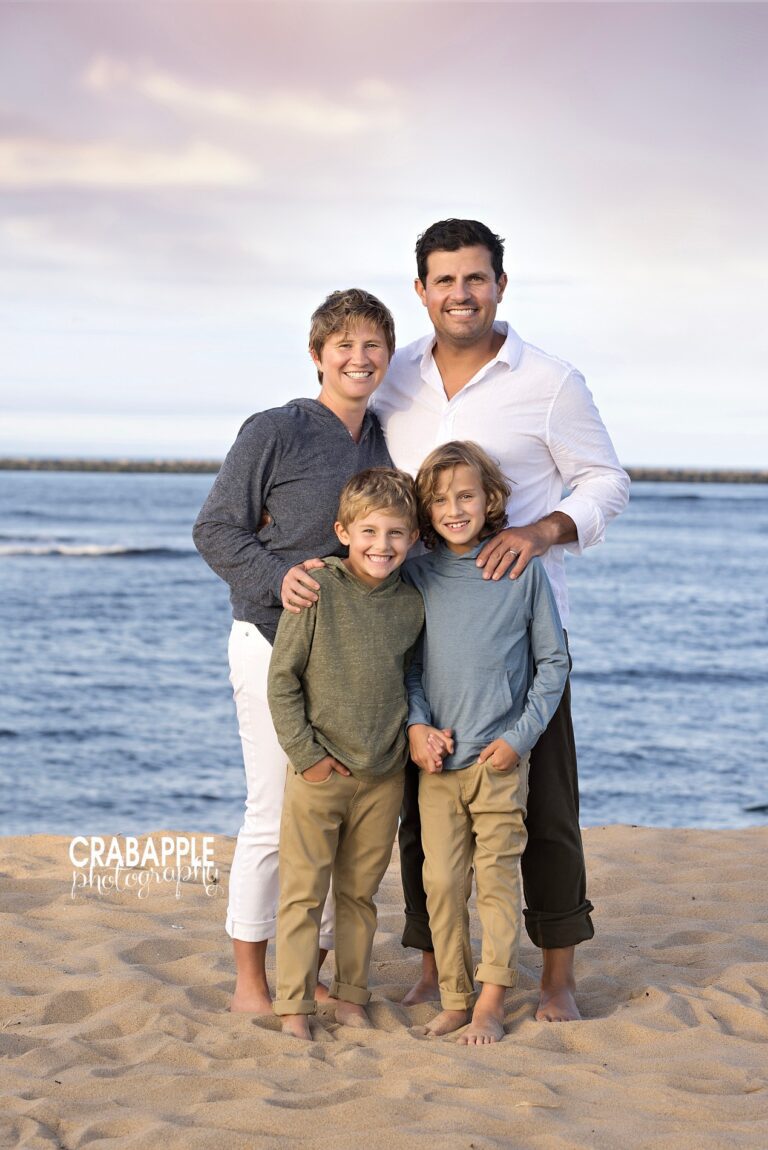 Must Have Poses for Outdoor Family Photos · Crabapple Photography