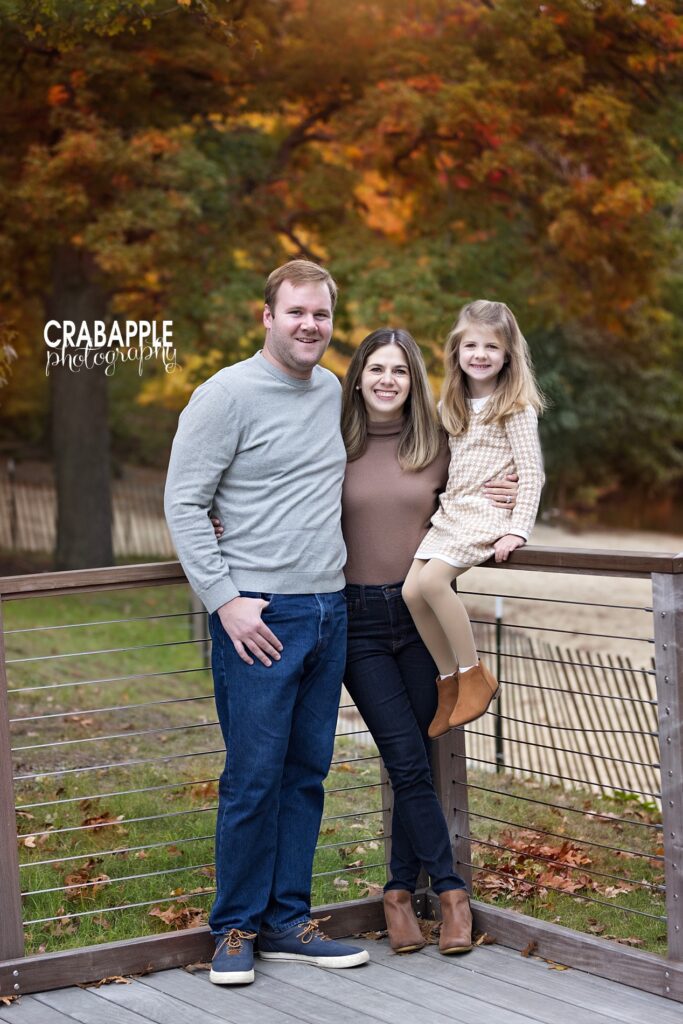 Must Have Poses for Outdoor Family Photos · Crabapple Photography