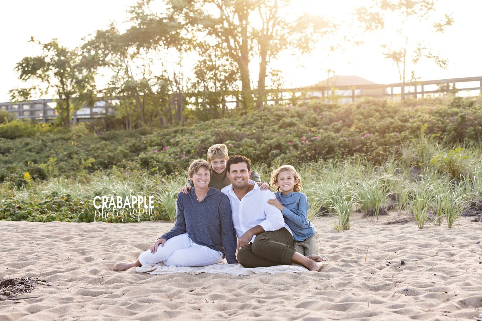 Must Have Poses for Outdoor Family Photos · Crabapple Photography
